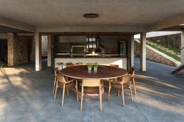Tour 1970s classic home House PLR | Wallpaper*