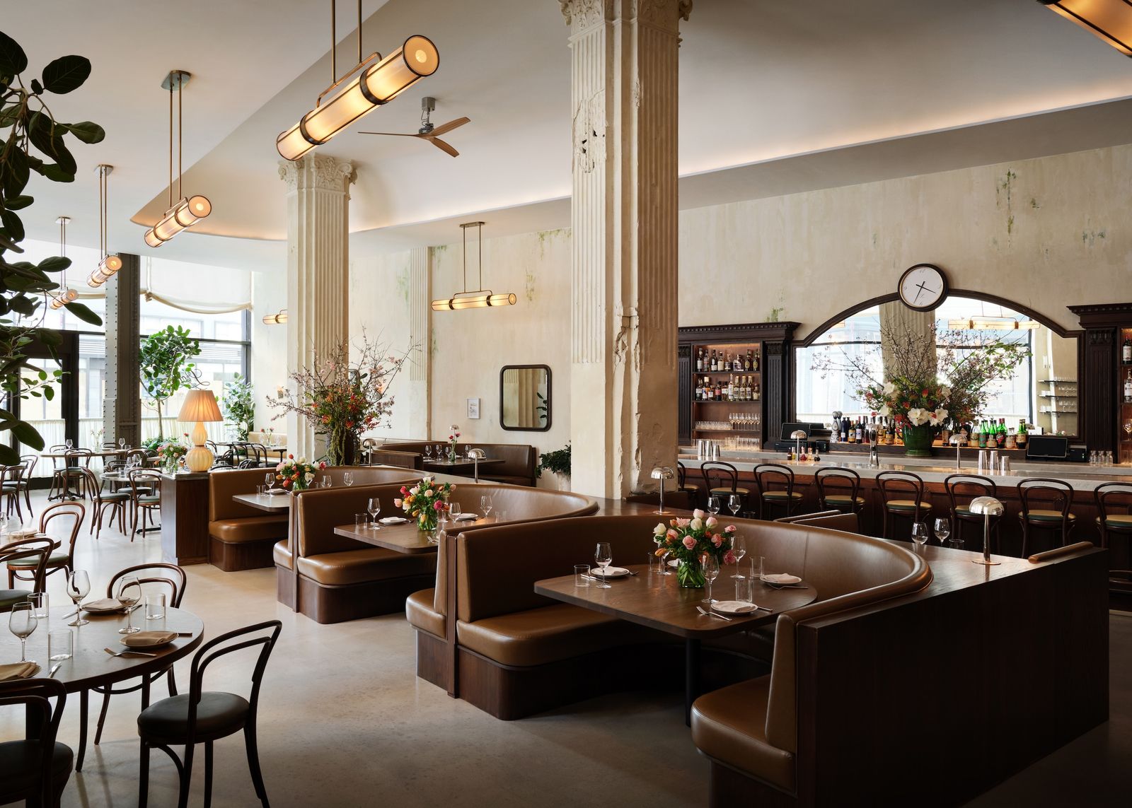 Leon’s restaurant New York: beauty and family history dine side by side ...