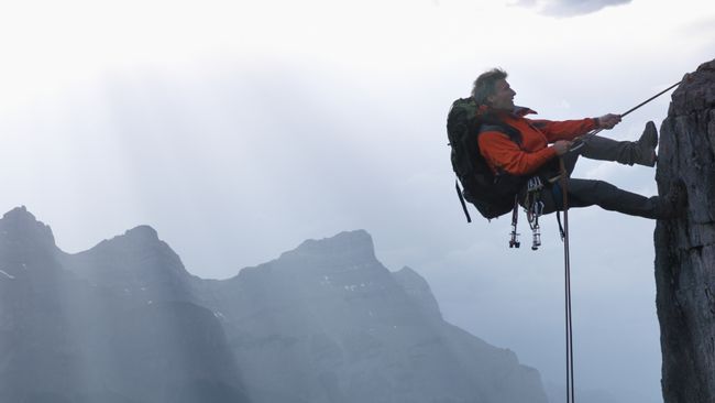 What is rappelling? Our expert guide to the abseil | Advnture