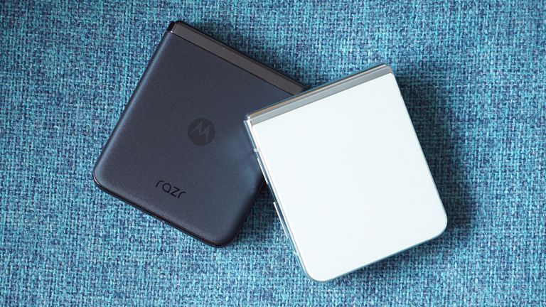 2 ways Samsung Galaxy Z Flip 5 bests Moto Razr 40 Ultra – and 2 ways it ...