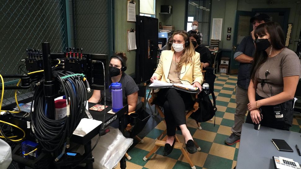 Law And Order's Elisabeth Rohm Talks Returning To Direct And Why An ...