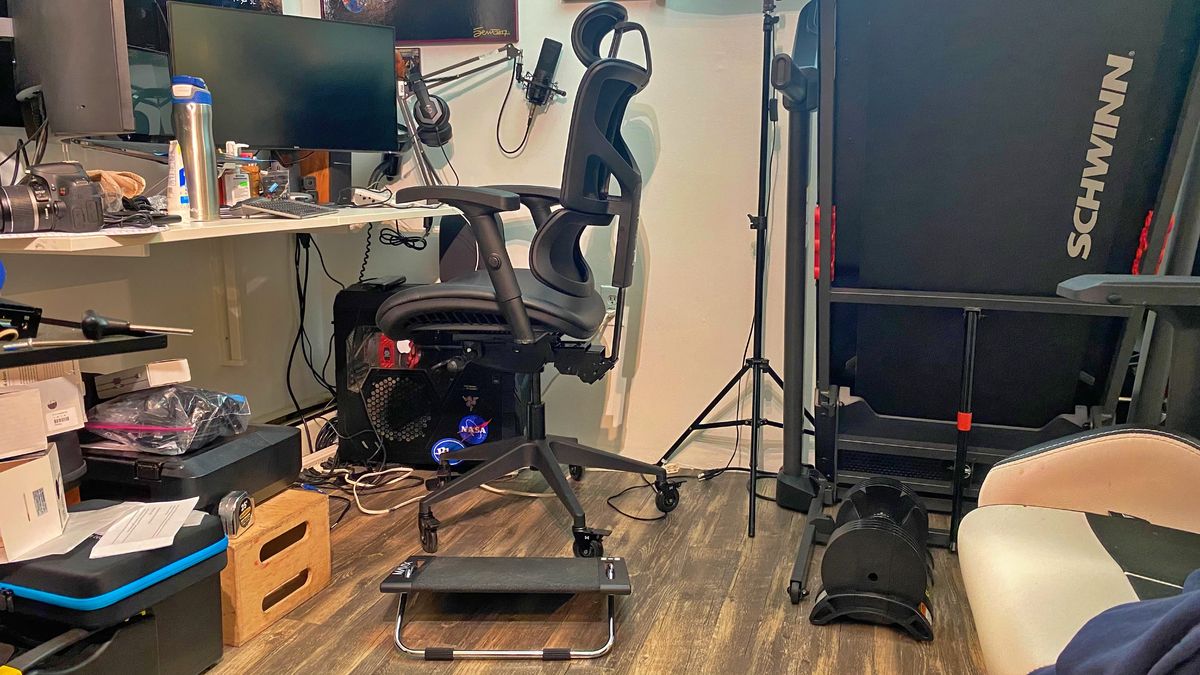 Mavix M9 gaming chair review | Laptop Mag