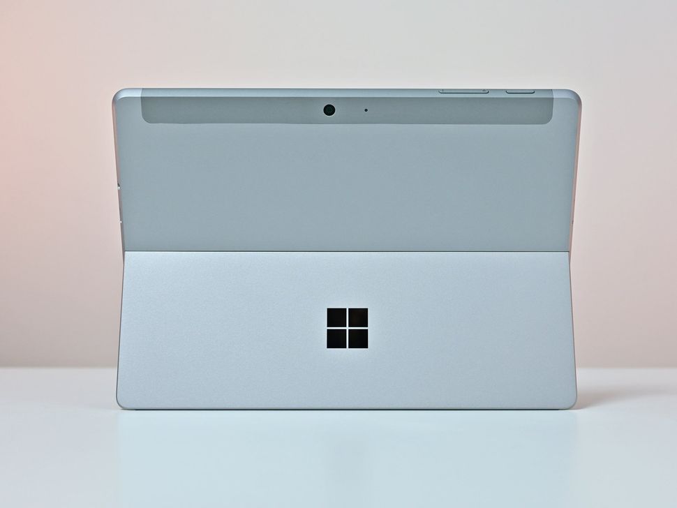 Surface Go 2 hands-on impressions: Core m3 smokes the Pentium in early ...
