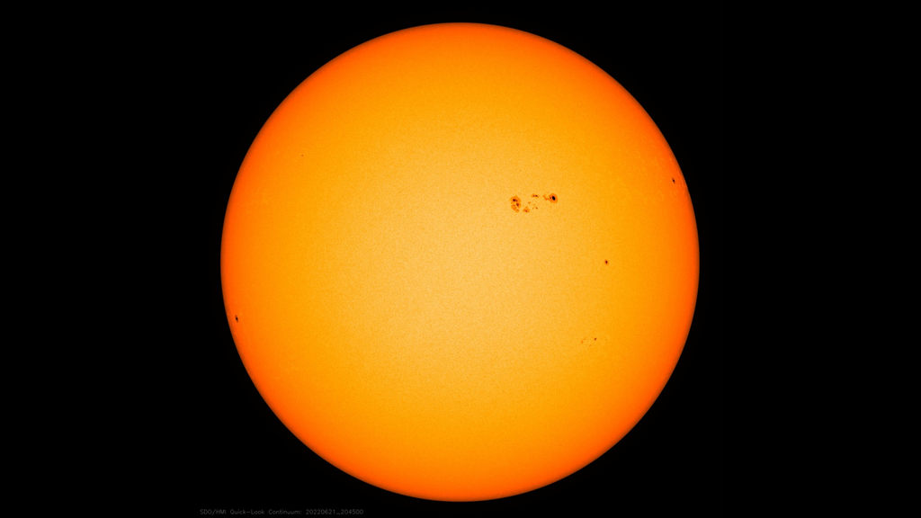 A giant sunspot the size of 3 Earths is facing us right now | Space