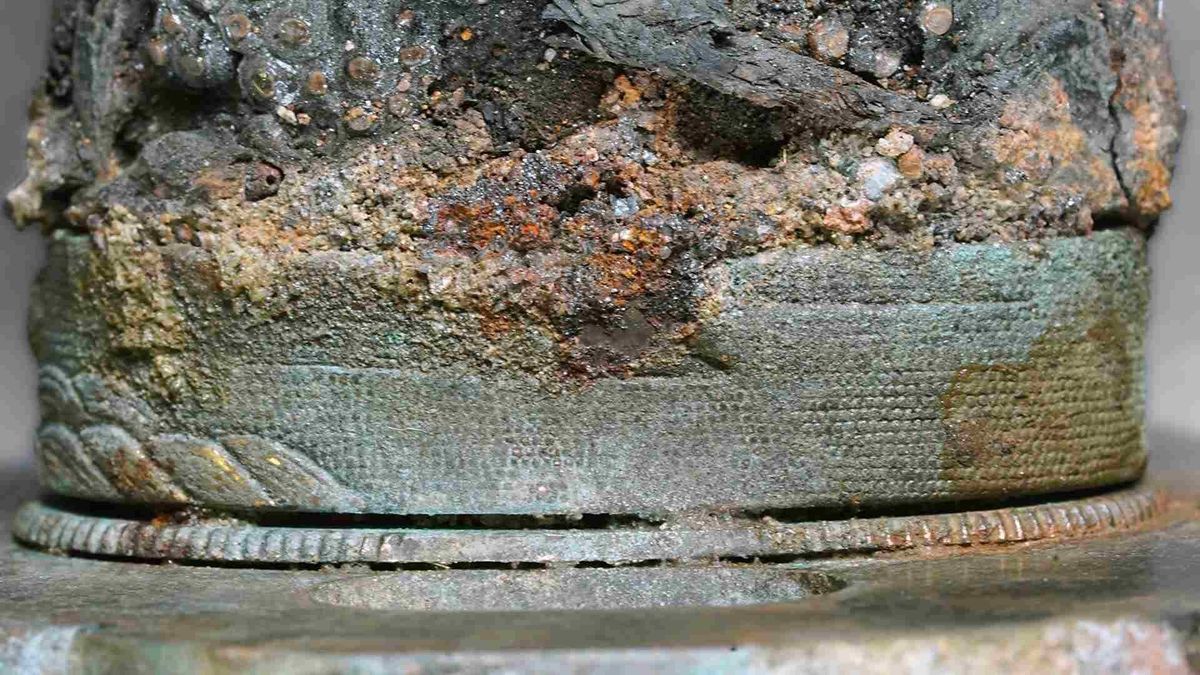 'Richly decorated weapon' from Edo Japan unearthed in World War II ...