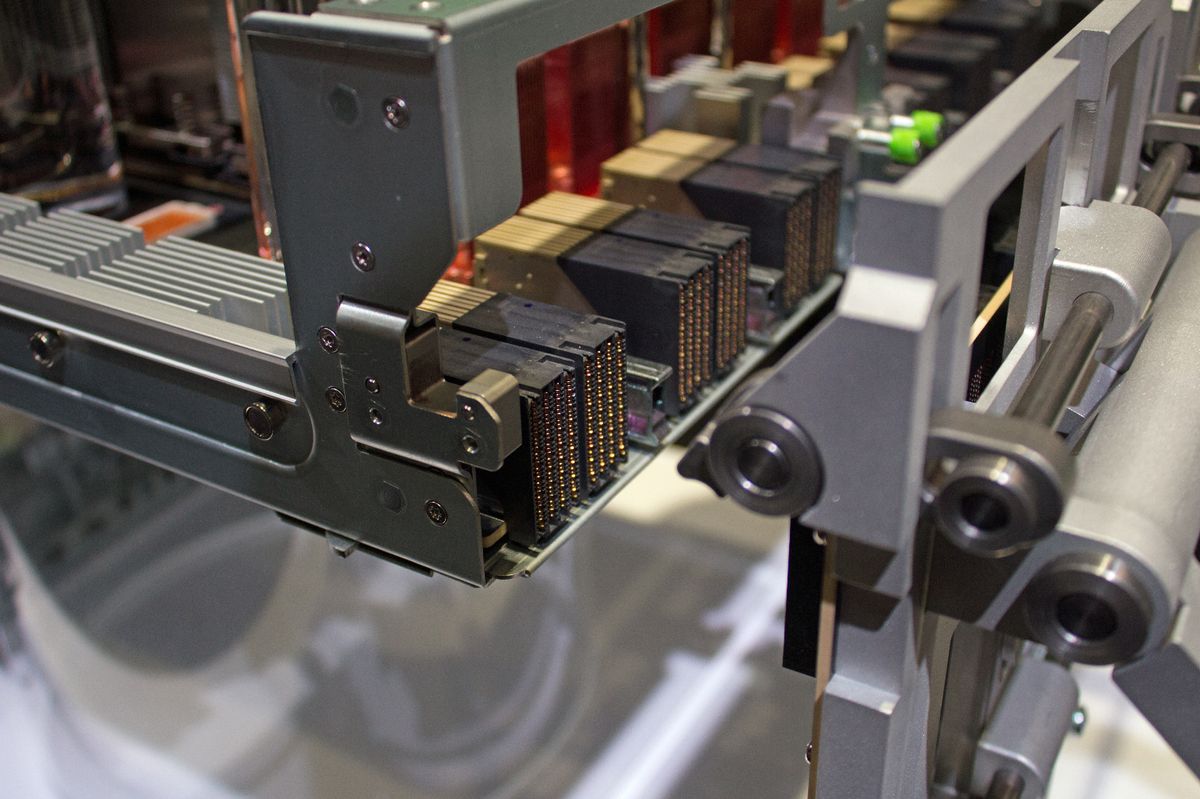 Inside The World's Largest GPU: Nvidia Details NVSwitch | Tom's Hardware