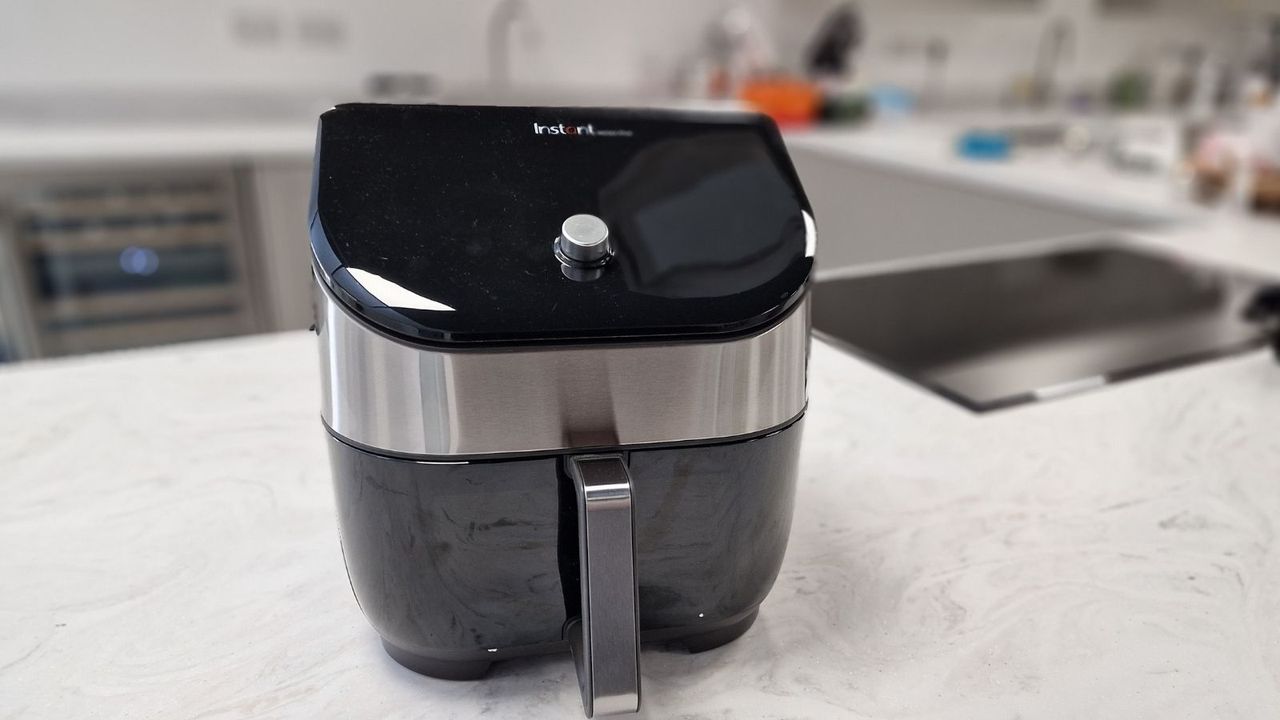 Instant Vortex Plus 6-in 1 Air Fryer with ClearCook and OdorErase ...