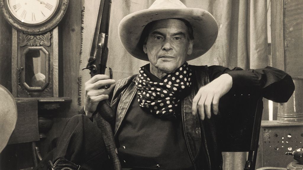 Hollywood director/photographer Steve Carver on a cowboy-themed ...