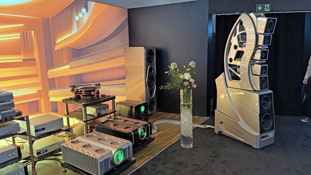 I listened to the most mind-blowing stereo music system in the world ...
