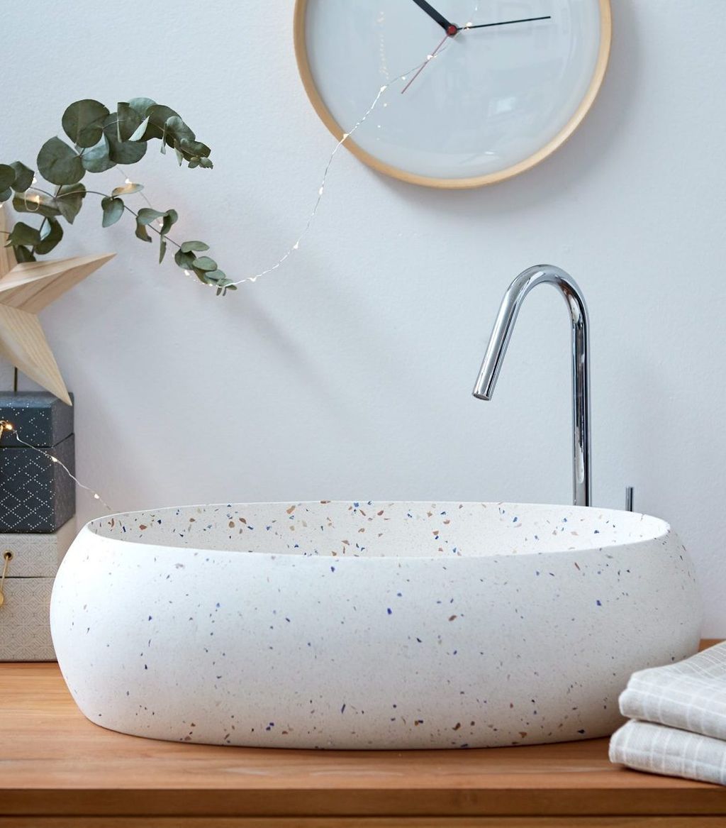 Beautiful basins for bathrooms and cloakrooms