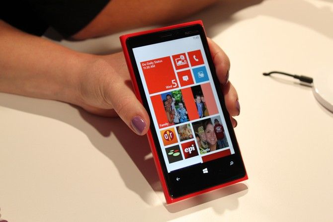Nokia Lumia 920 First Impressions: PureView Camera Raises the Bar ...