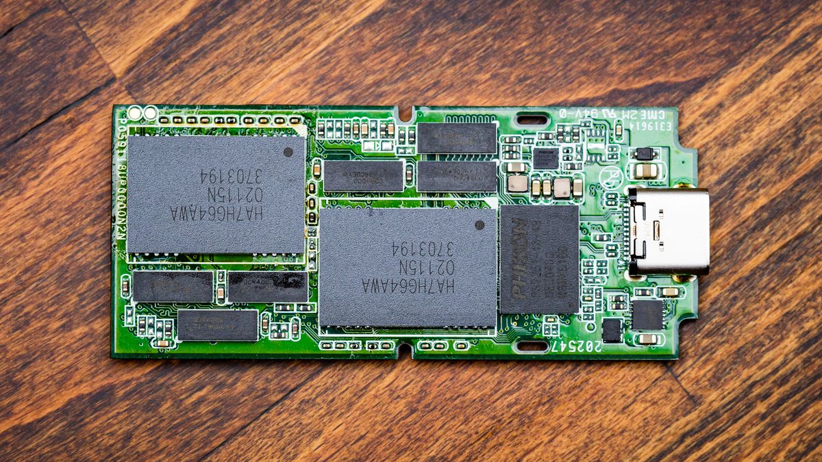 Sabrent Rocket nano V2 Portable SSD Review: Sustained Performance on ...