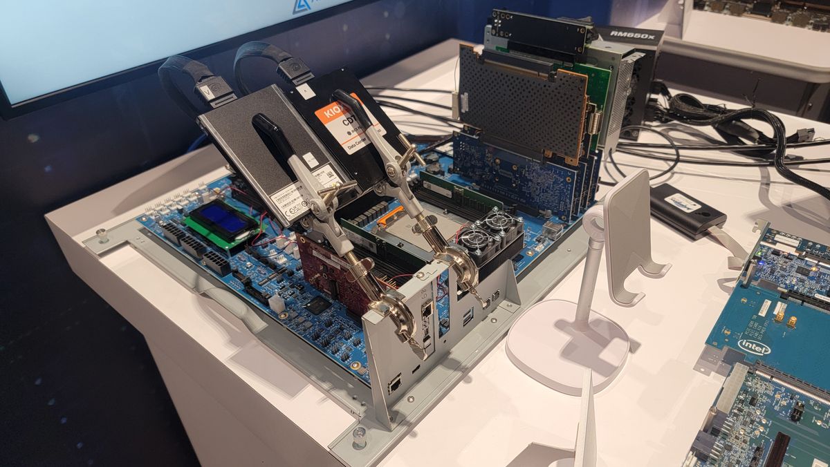 Working PCIe 6.0 connectivity demoed at GTC — Astera Labs' Aries ...