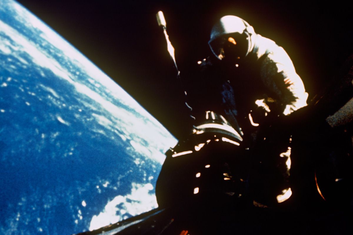 In Memoriam: Astronaut Dick Gordon Remembered in Pictures: Page 2 | Space