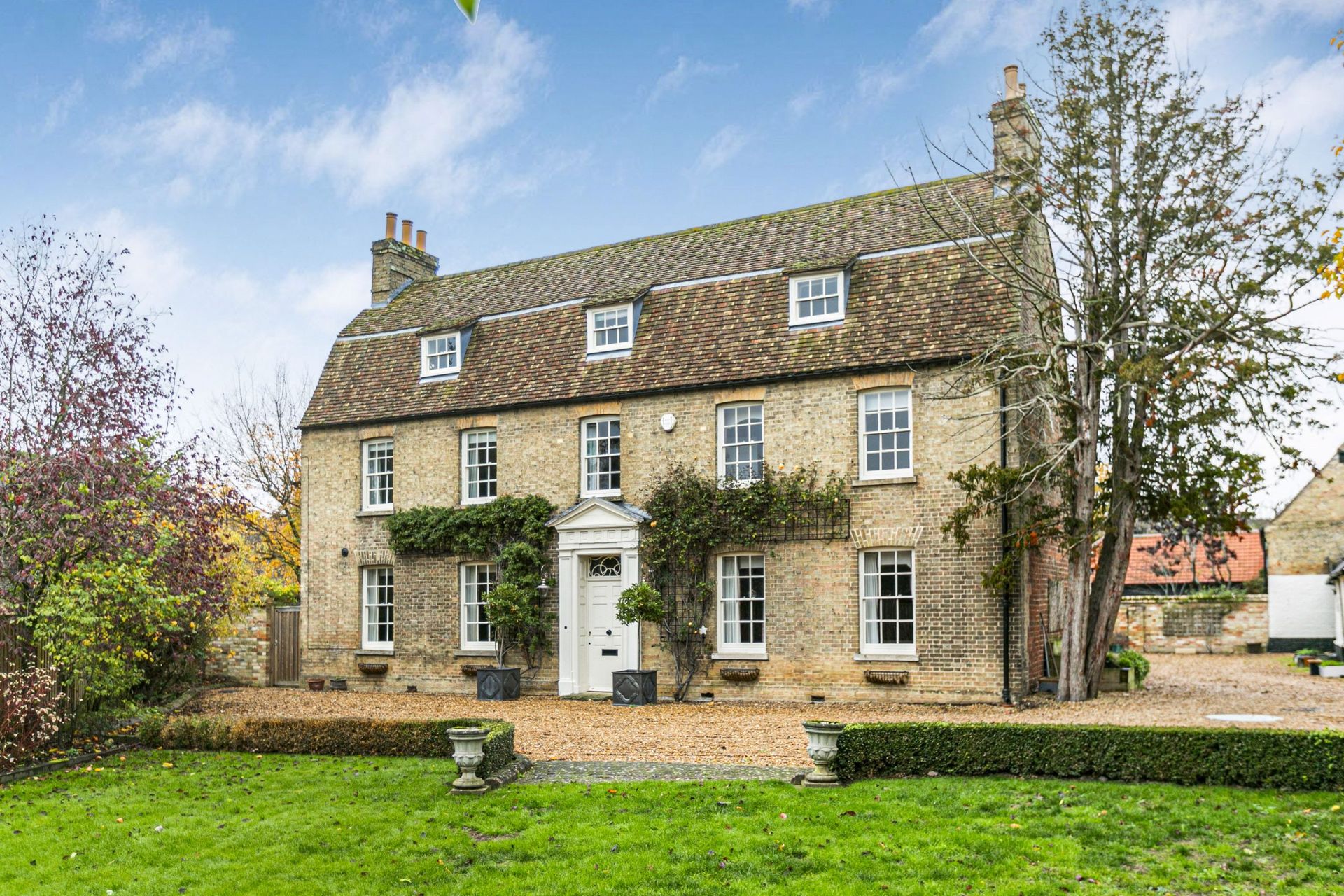 A gorgeous Georgian home in Cambridgeshire built on land once owned by ...