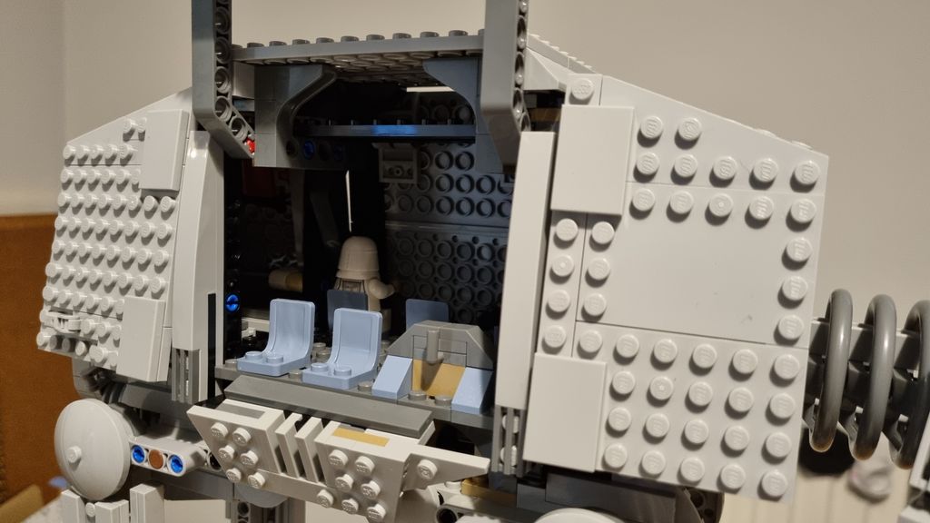 Lego Star Wars AT-AT review | Space