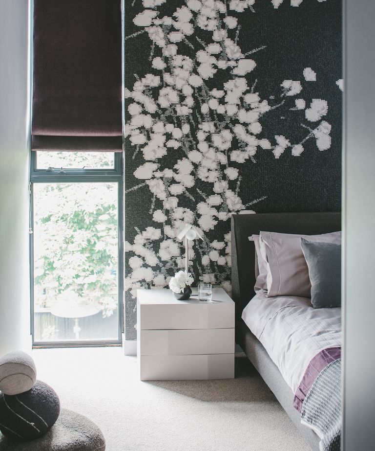 Bedroom wallpaper trends: 10 latest bedroom wallpaper looks | Homes and ...