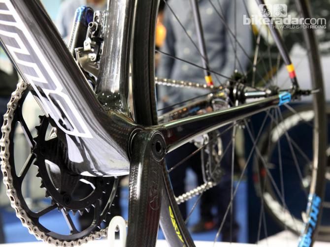 Taipei Cycle Show: SwiftCarbon debuts sub-700g SCULP road frame ...