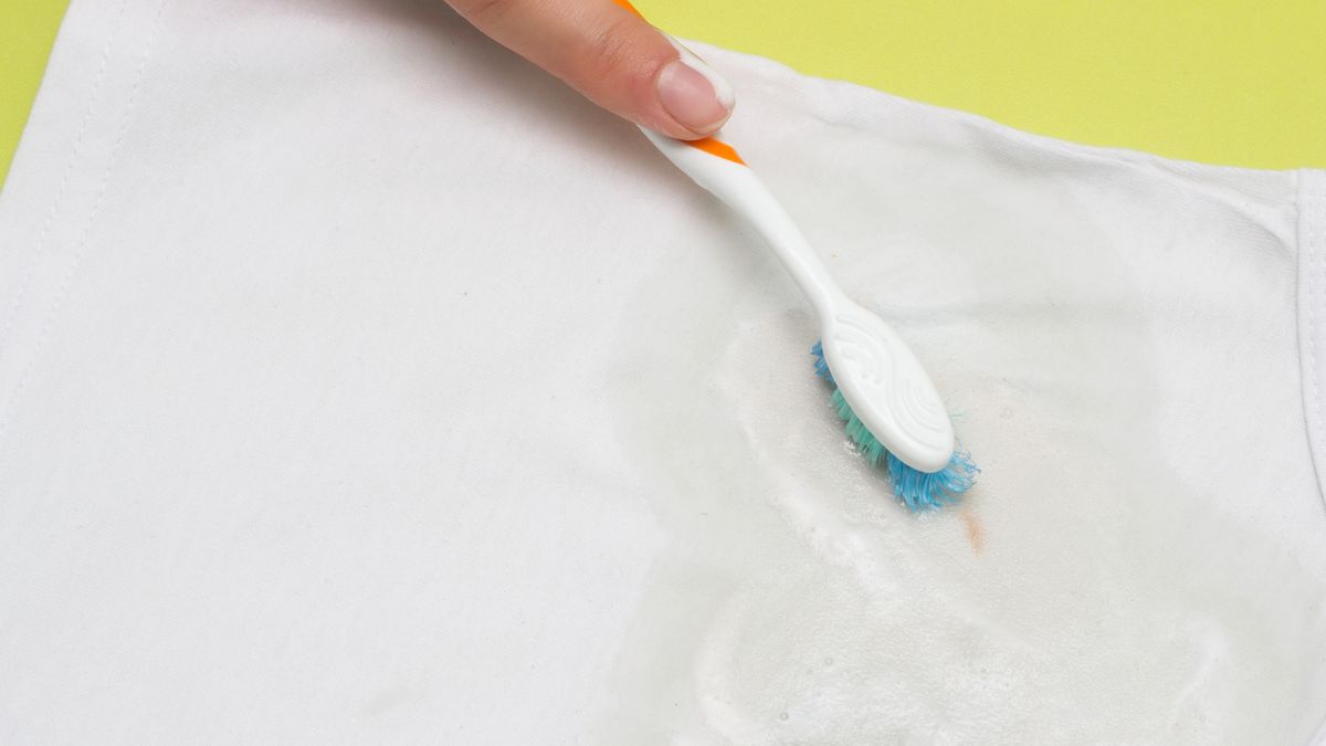 How to get blood stains out of bed sheets — 3 tried and tested methods ...