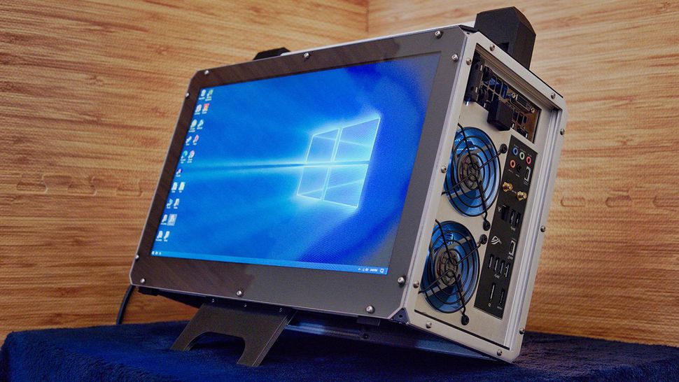 'Luggable' PC is a Laptop From Another Age | Tom's Hardware