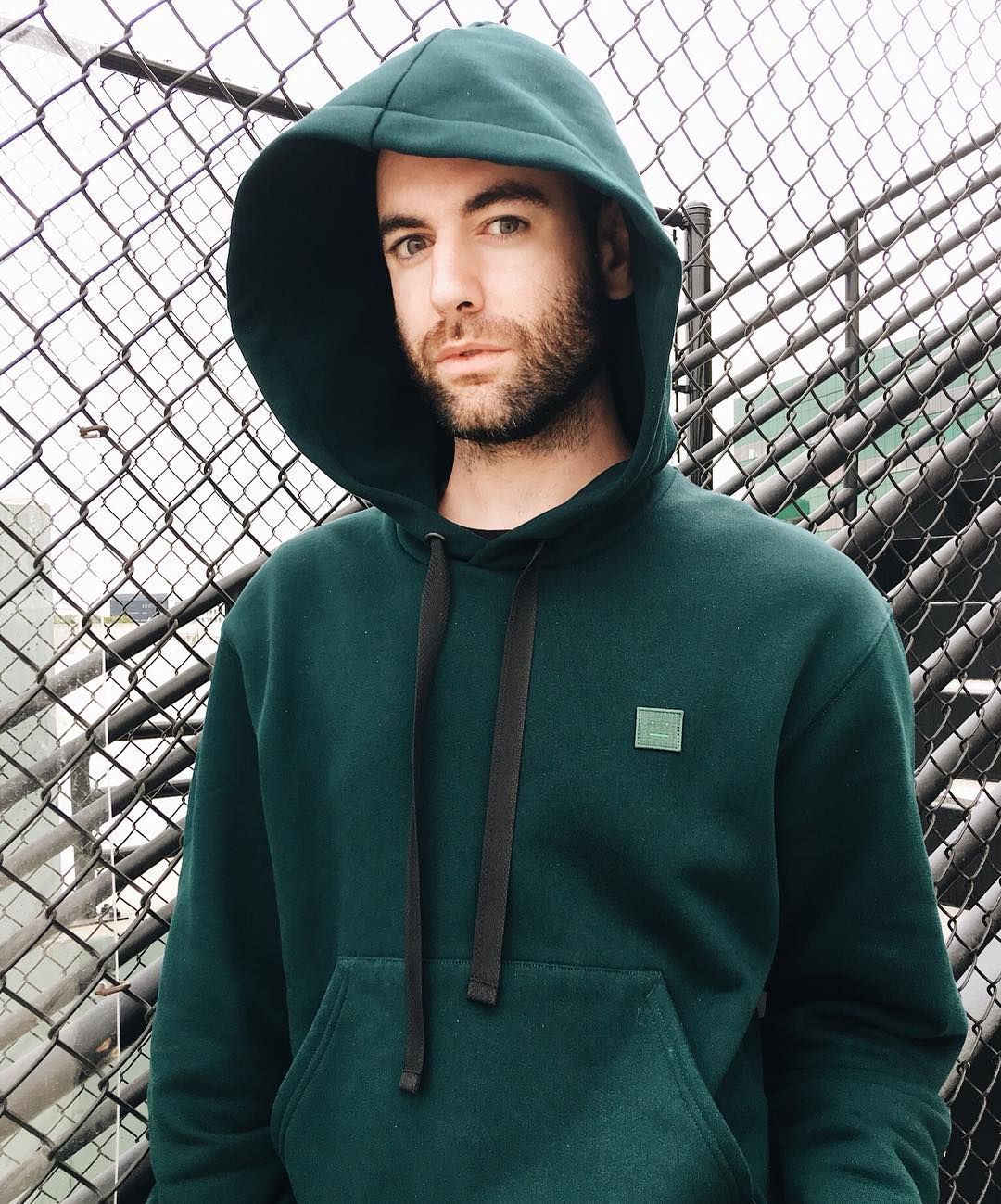 5 Unusual Tips to Fake the Perfect Smile in Photos | Who What Wear