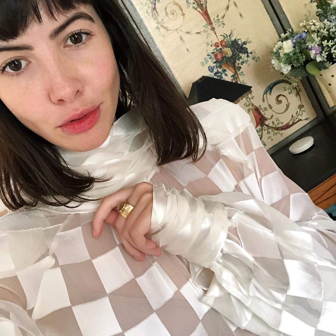 5 Unusual Tips to Fake the Perfect Smile in Photos | Who What Wear