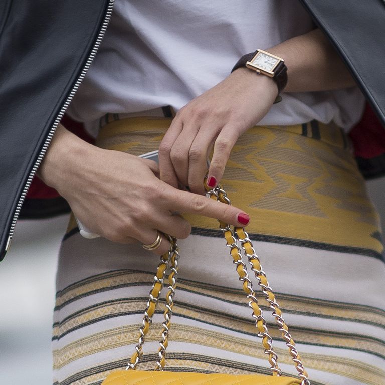 The Real Reason You Can't Stop Cracking Your Knuckles | Who What Wear