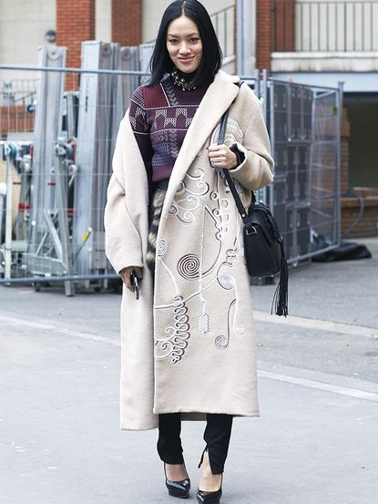 Remember Shoulder-Robing? This Is What to Do With Your Jackets Now ...