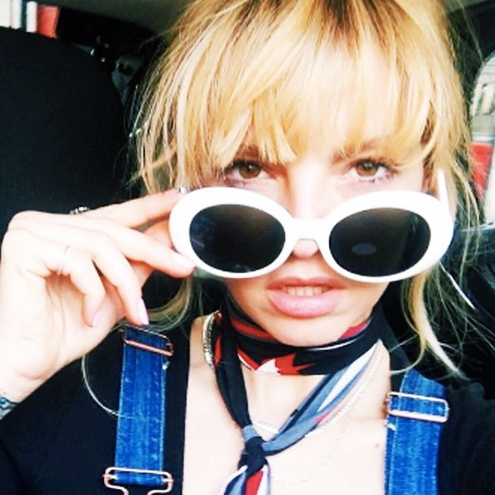 Meet Laura Hayden, the Frontwoman We All Want to Dress Like | Who What Wear