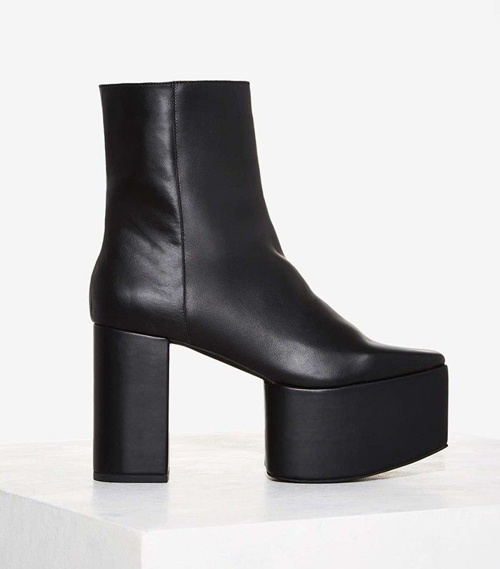 The Latest Boot Trend Is Actually Comfortable | Who What Wear