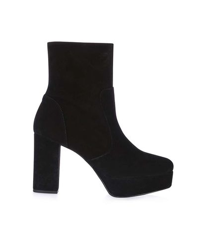 The Latest Boot Trend Is Actually Comfortable | Who What Wear