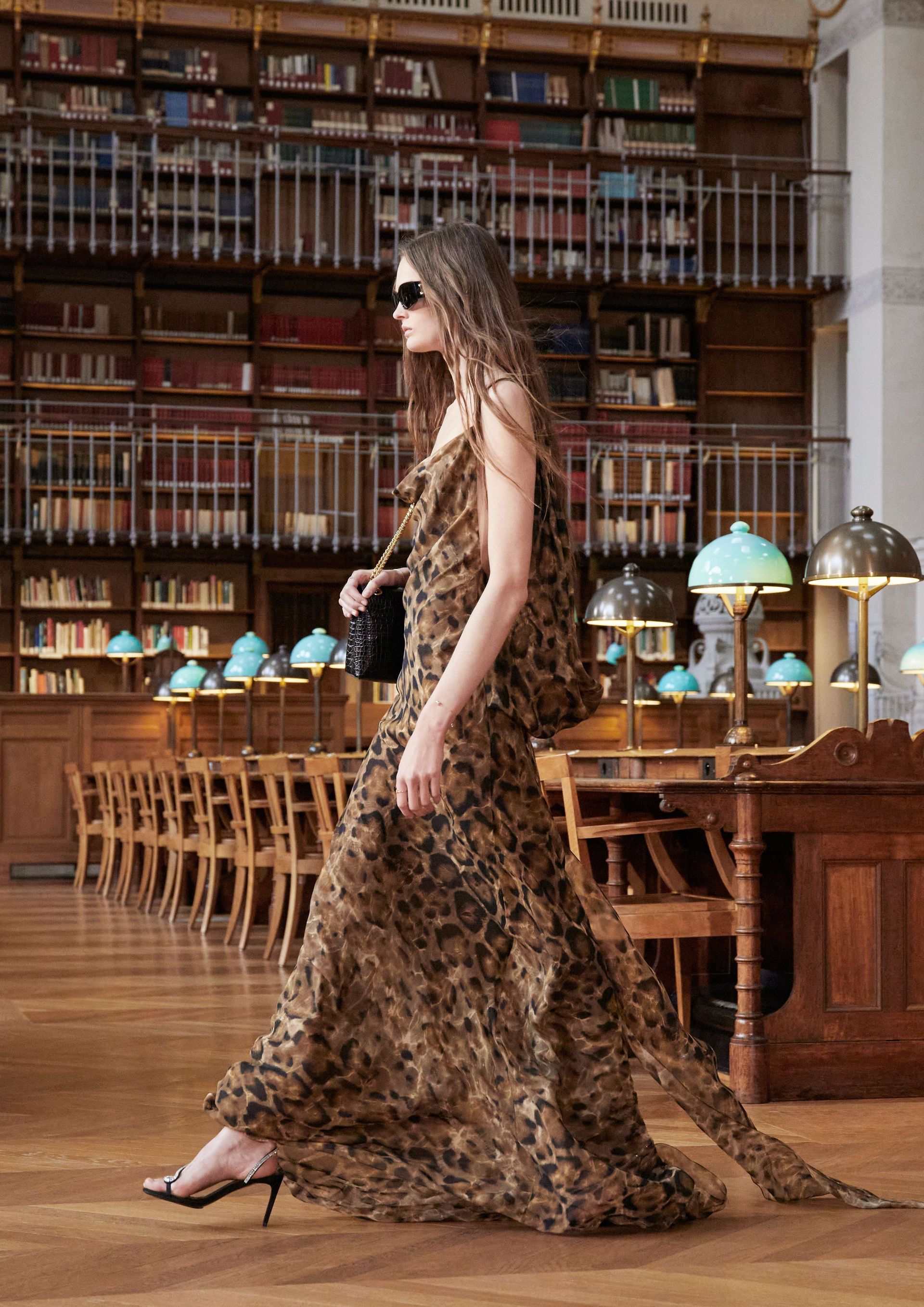 How to Wear Leopard Print: 10 Animal-Print Outfits for 2024 | Who What ...
