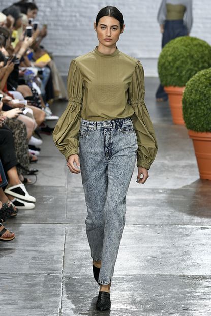 Is This Polarizing Denim Trend on Its Way Back? | Who What Wear