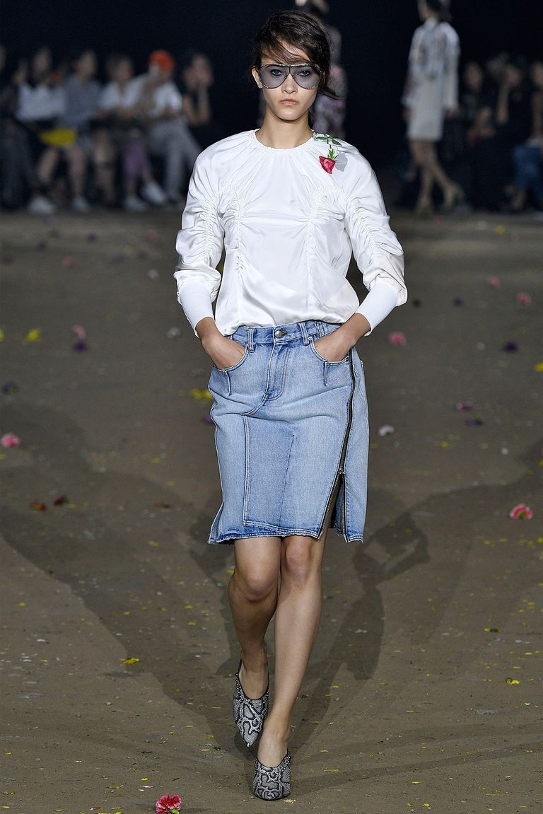 Every Fashion Girl Will Go Crazy for This Unique Denim Detail | Who ...
