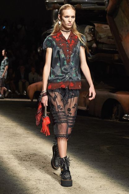 Emma Roberts Wore the Most Dramatic Shoes to NYFW | Who What Wear