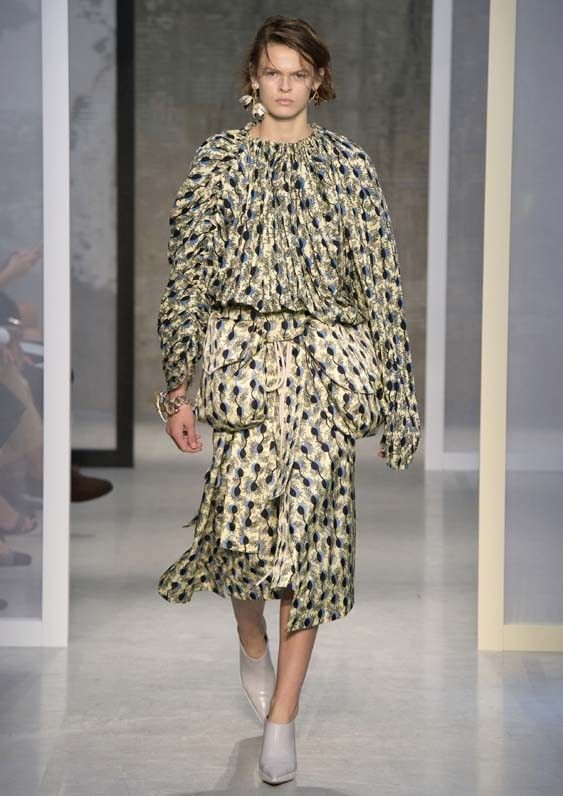 Marni's Spring Collection Puts a Fresh Spin on Ladylike Dressing | Who ...