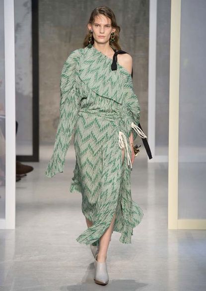 Marni's Spring Collection Puts a Fresh Spin on Ladylike Dressing | Who ...