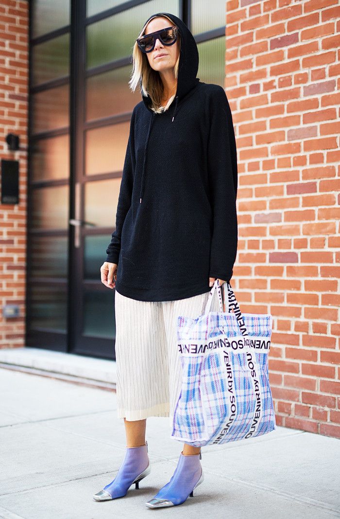 This Trend Will Make You Rethink the Mini Bag | Who What Wear