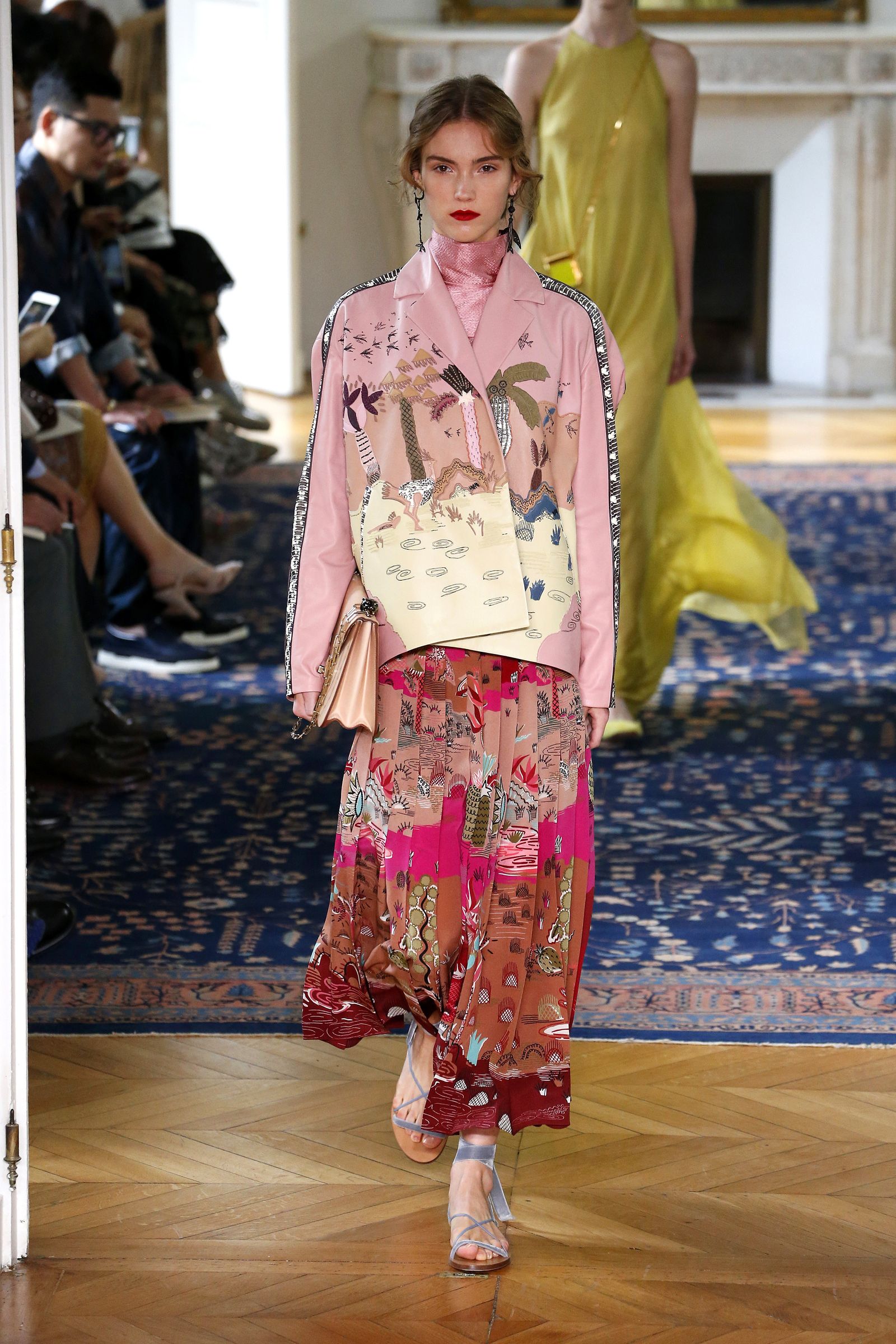 Jessica Alba Pulls Off a Completely Sheer Skirt in Paris | Who What Wear