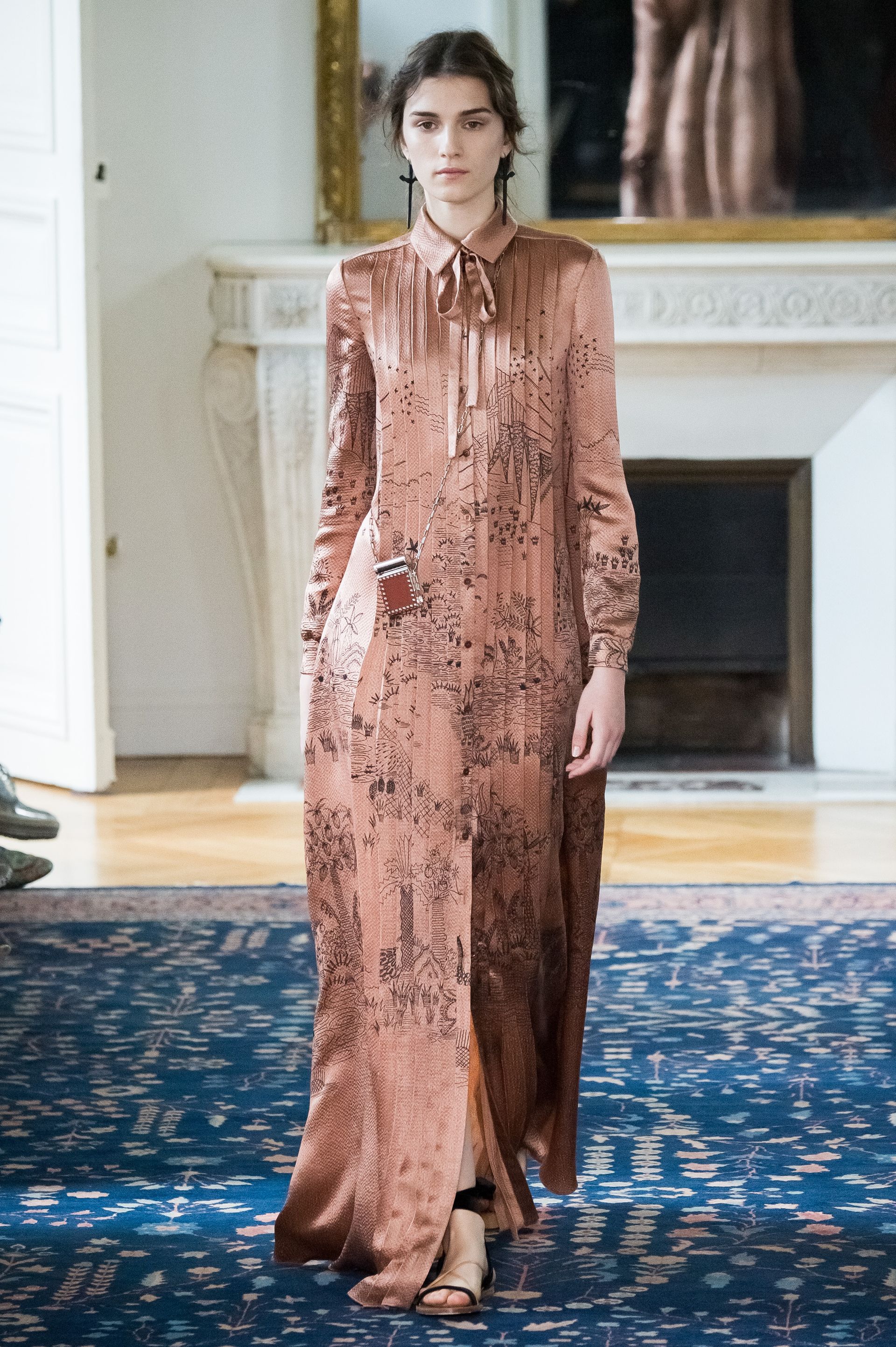 Jessica Alba Pulls Off a Completely Sheer Skirt in Paris | Who What Wear