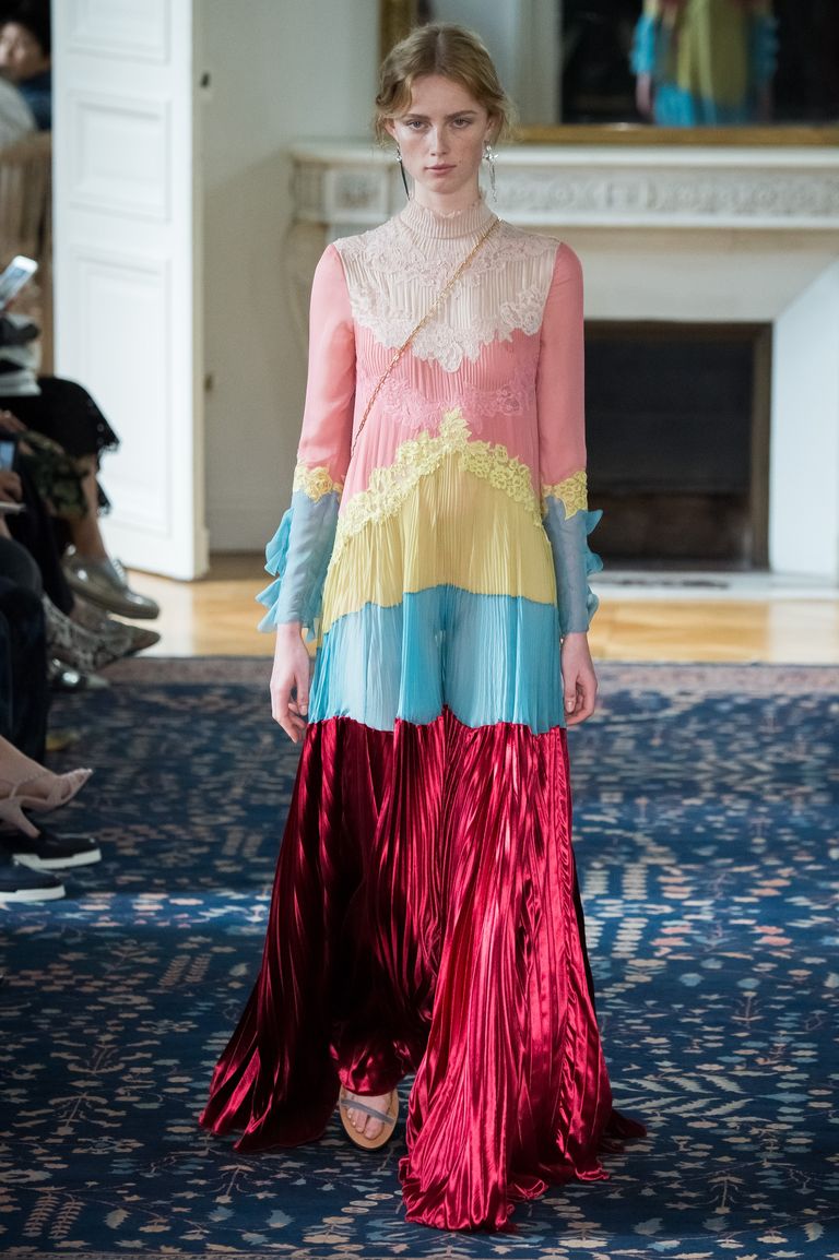 Jessica Alba Pulls Off a Completely Sheer Skirt in Paris | Who What Wear