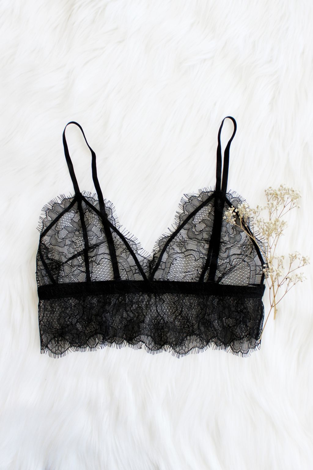 This $23 Bralette Has Over 29,000 Pins on Pinterest | Who What Wear