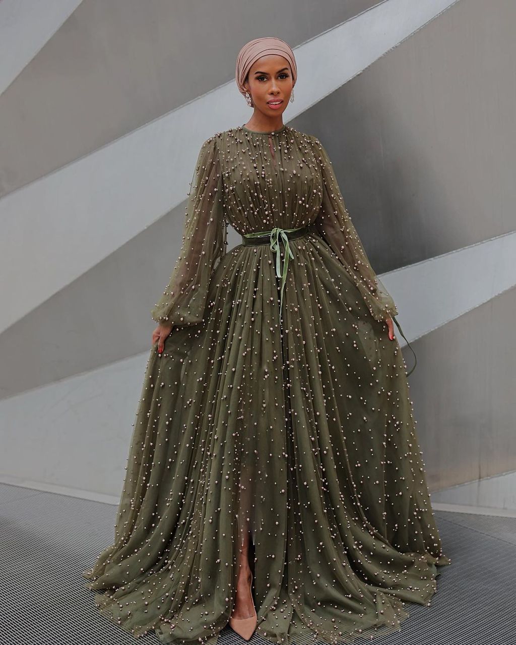 9 Stylish Wedding Guest Outfits You Can Always Rely On | Who What Wear UK