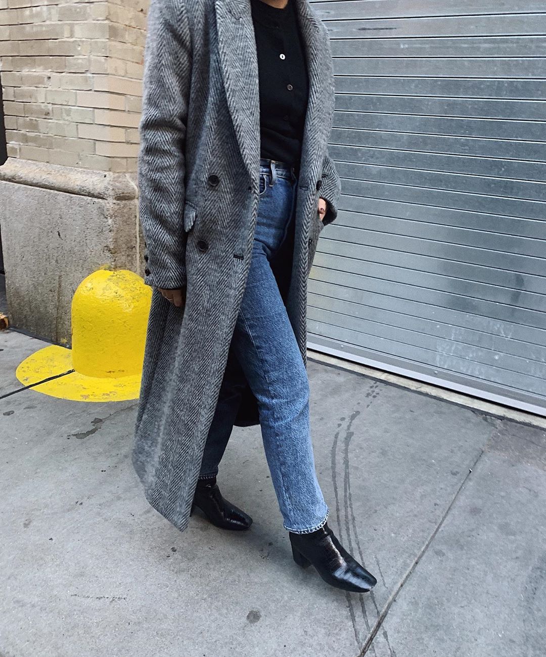 These Are the 5 Worst Fabrics for Skin, Hands Down | Who What Wear