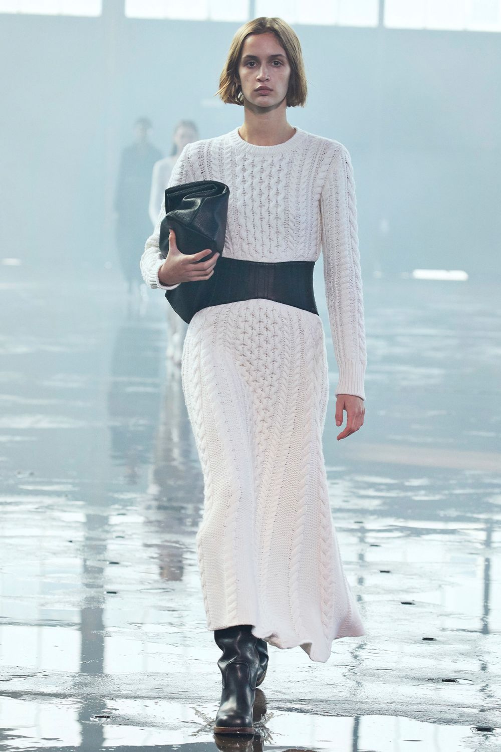 Minimalist Fashion: Your 16-Piece Pared-Back Capsule | Who What Wear UK