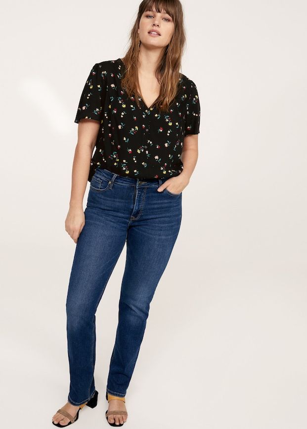 The Best V-Neck Tops to Buy Now | Who What Wear