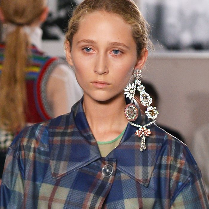 Model Elfie Reigate Is the Talk of LFW | Who What Wear