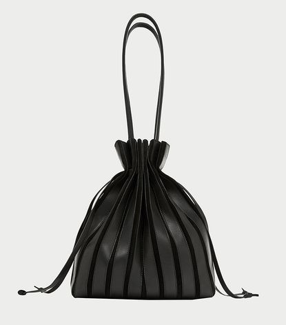 16 Cool Drawstring Bags to Carry This Fall | Who What Wear