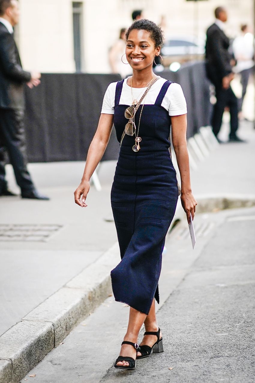 7 Denim Jumper Outfits Fashion Girls Are Wearing | Who What Wear