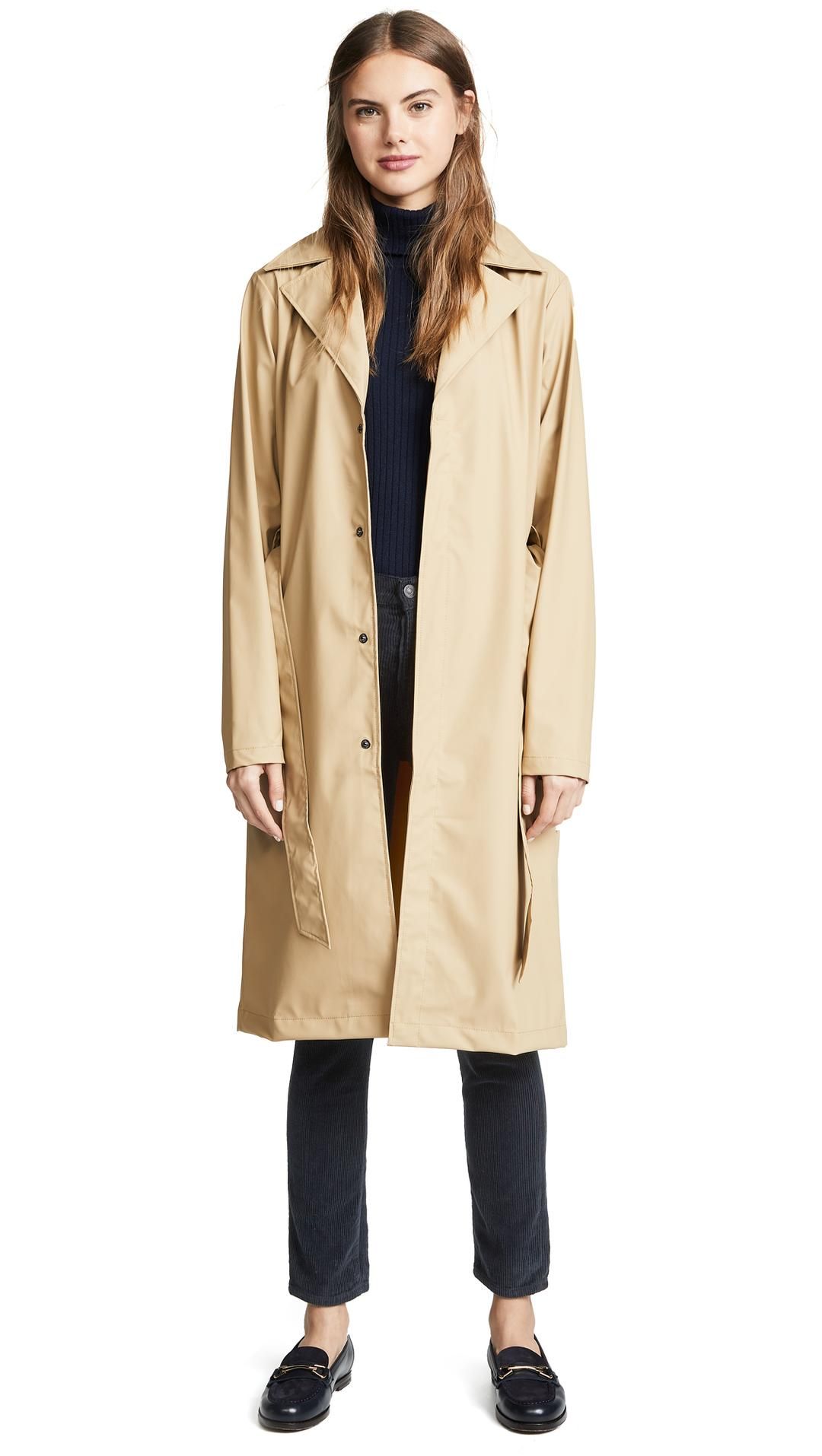 11 Non-Touristy Fall Travel Outfits | Who What Wear